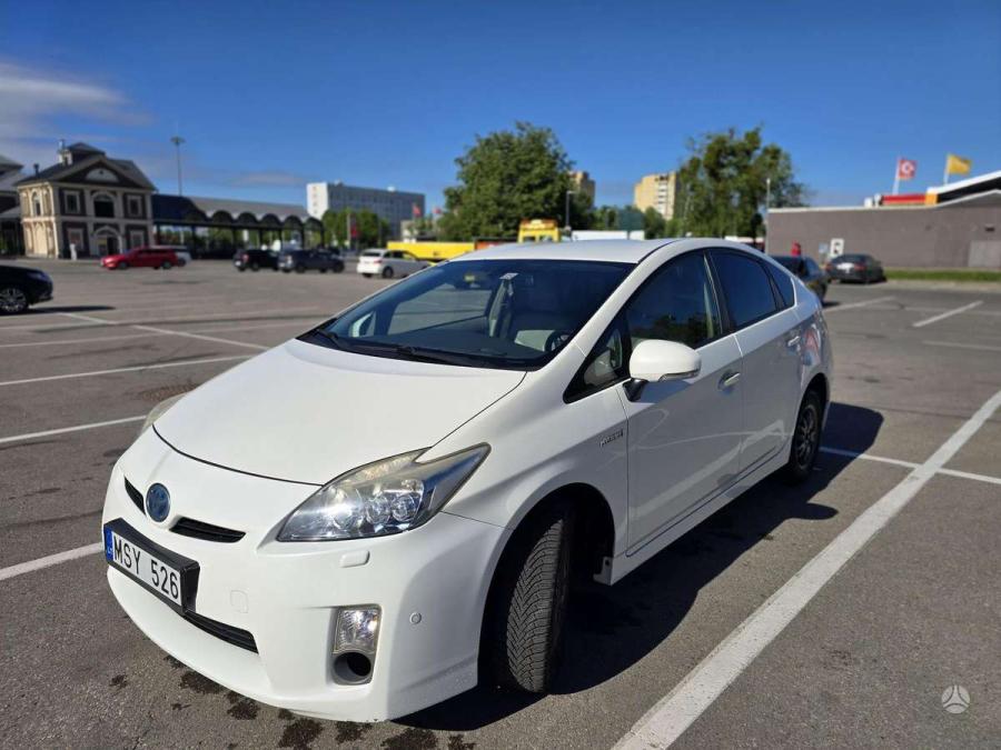 Balts Toyota Prius 2009 Kauņa, ar dzinēja tilpumu 1.81 L un nobraukumu 264 tūkst. km par 6999 €, foto 1 vietnē AUTOMOTO.COM.LV