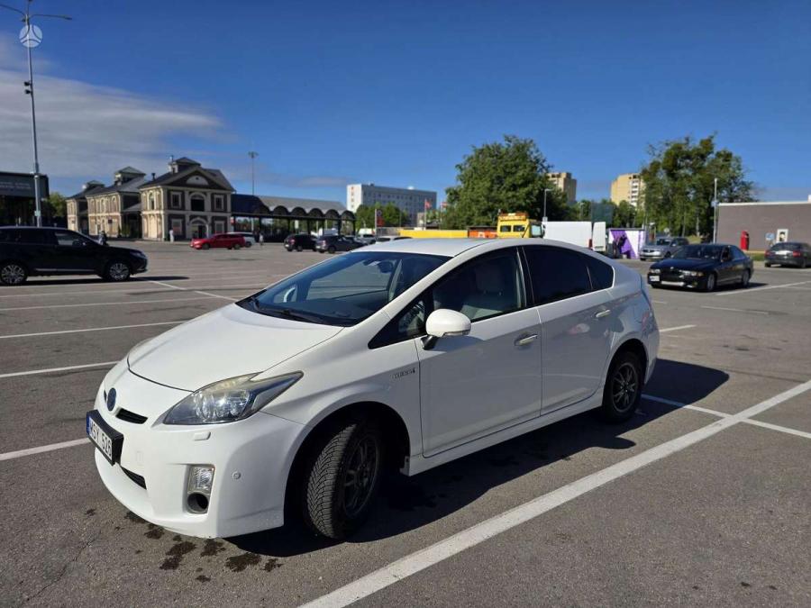 Balts Toyota Prius 2009 Kauņa, ar dzinēja tilpumu 1.81 L un nobraukumu 264 tūkst. km par 6999 €, foto 3 vietnē AUTOMOTO.COM.LV