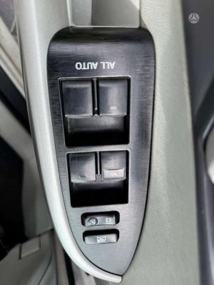 Balts Toyota Prius 2009 Kauņa, ar dzinēja tilpumu 1.81 L un nobraukumu 264 tūkst. km par 6999 €, foto 10 vietnē AUTOMOTO.COM.LV