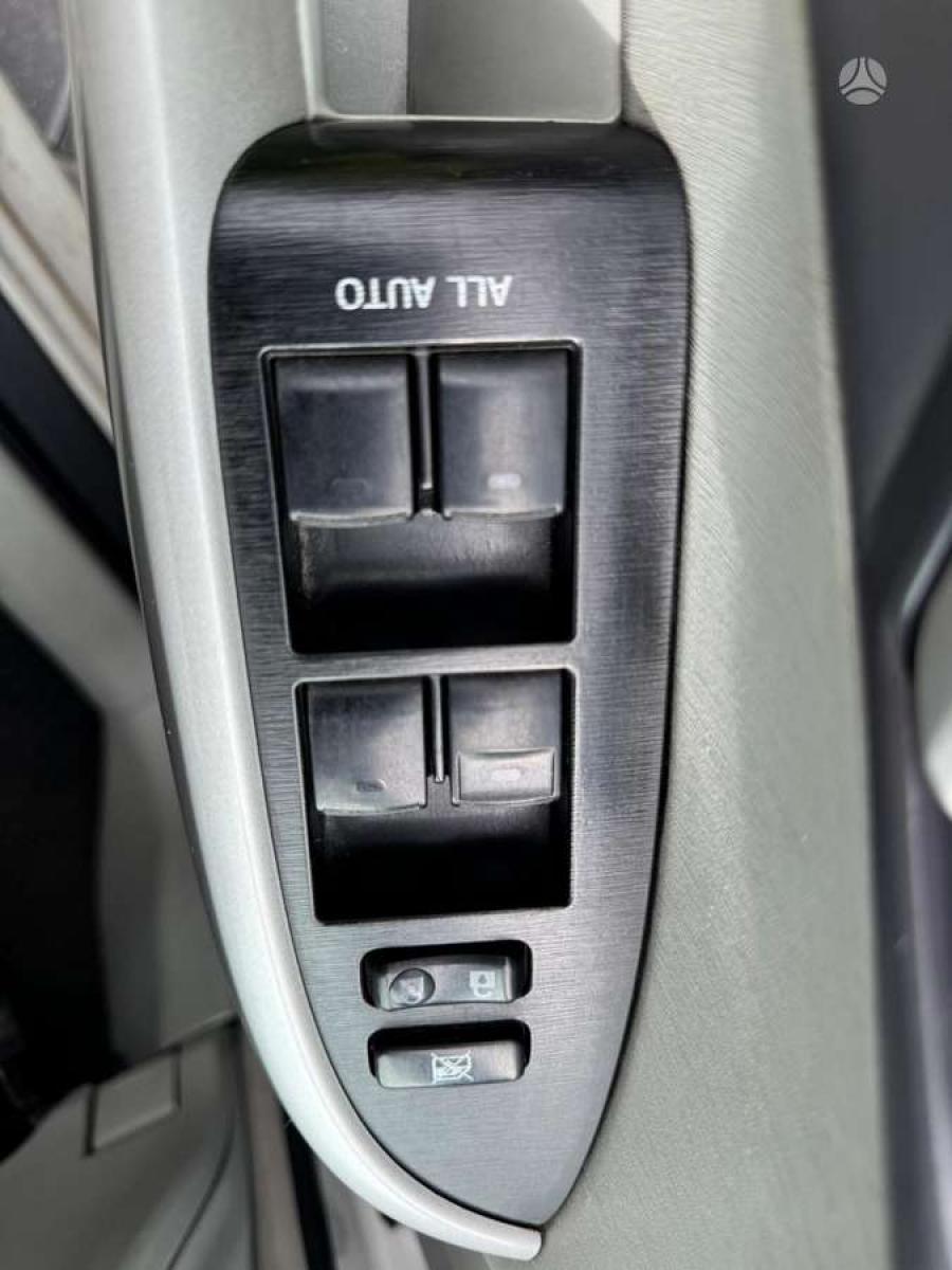Balts Toyota Prius 2009 Kauņa, ar dzinēja tilpumu 1.81 L un nobraukumu 264 tūkst. km par 6999 €, foto 10 vietnē AUTOMOTO.COM.LV
