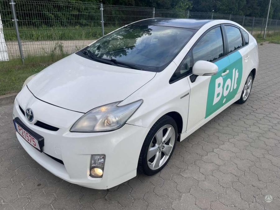 Balts Toyota Prius 2009 Viļņa, ar dzinēja tilpumu 1.80 L un nobraukumu 440 tūkst. km par 3499 €, foto 1 vietnē AUTOMOTO.COM.LV