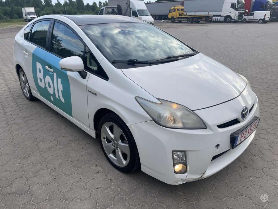 Balts Toyota Prius 2009 Viļņa, ar dzinēja tilpumu 1.80 L un nobraukumu 440 tūkst. km par 3499 €, foto 3 vietnē AUTOMOTO.COM.LV