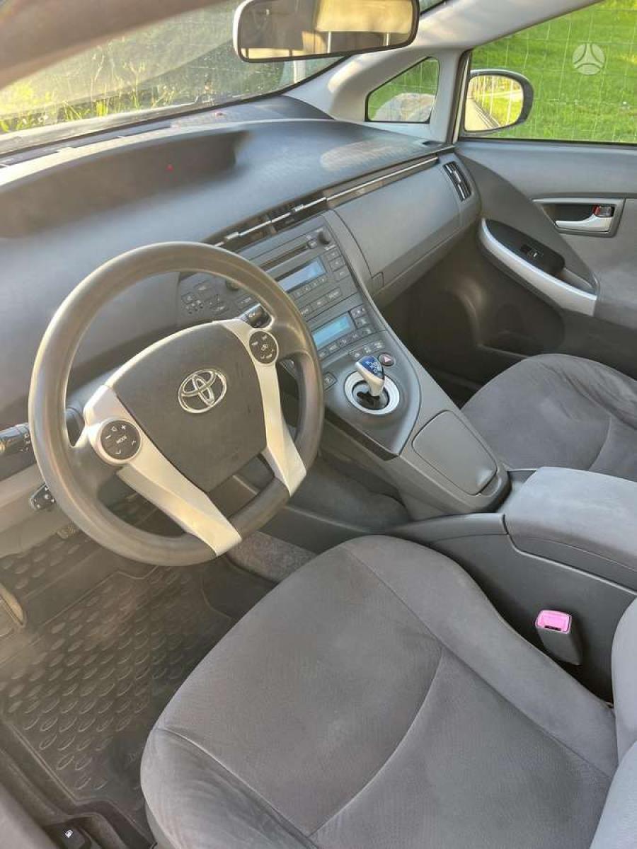 Balts Toyota Prius 2009 Kauņa, ar dzinēja tilpumu 1.80 L un nobraukumu 259 tūkst. km par 6000 €, foto 9 vietnē AUTOMOTO.COM.LV