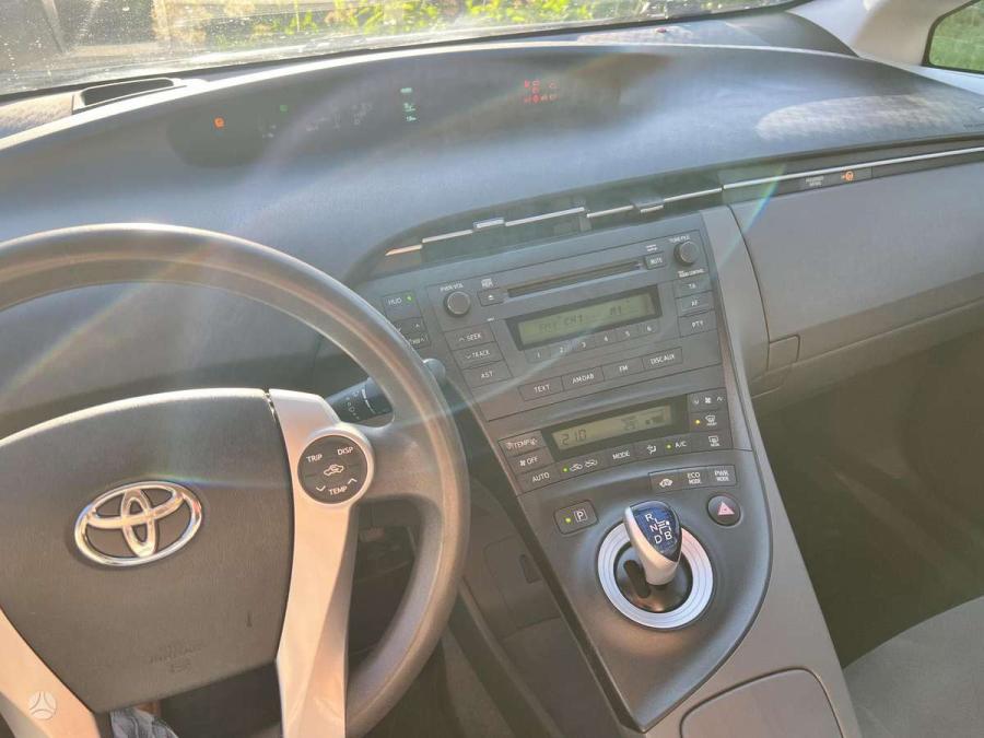 Balts Toyota Prius 2009 Kauņa, ar dzinēja tilpumu 1.80 L un nobraukumu 259 tūkst. km par 6000 €, foto 14 vietnē AUTOMOTO.COM.LV