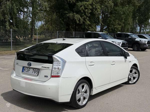Белый Тойота Приус 2009 в Паневежис, объемом двигателя 1.80 л и пробегом 311 тыс. км за 4400 €, фото 6 на AUTOMOTO.COM.LV