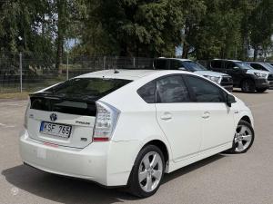 White Toyota Prius 2009 in Panevezys, with an engine capacity of 1.80 L and mileage of 311 thousand km for 4400 €, photo 7 on AUTOMOTO.COM.LV