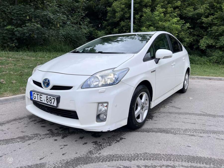 Balts Toyota Prius 2009 Klaipėda, ar dzinēja tilpumu 1.80 L un nobraukumu 273 tūkst. km par 5899 €, foto 1 vietnē AUTOMOTO.COM.LV
