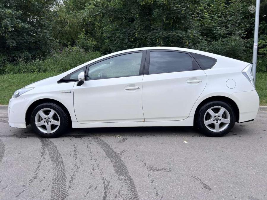 Balts Toyota Prius 2009 Klaipėda, ar dzinēja tilpumu 1.80 L un nobraukumu 273 tūkst. km par 5899 €, foto 9 vietnē AUTOMOTO.COM.LV