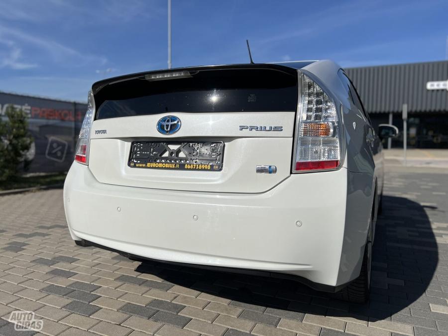Balts Toyota Prius 2009 Šauļi, ar dzinēja tilpumu 1.80 L un nobraukumu 285 tūkst. km par 6300 €, foto 9 vietnē AUTOMOTO.COM.LV