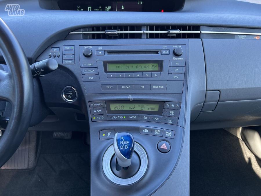 Balts Toyota Prius 2009 Šauļi, ar dzinēja tilpumu 1.80 L un nobraukumu 285 tūkst. km par 6300 €, foto 15 vietnē AUTOMOTO.COM.LV