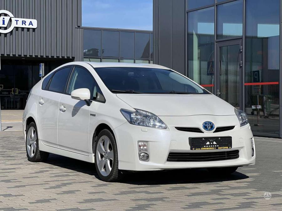 Balts Toyota Prius 2009 Šauļi, ar dzinēja tilpumu 1.80 L un nobraukumu 285 tūkst. km par 6300 €, foto 3 vietnē AUTOMOTO.COM.LV