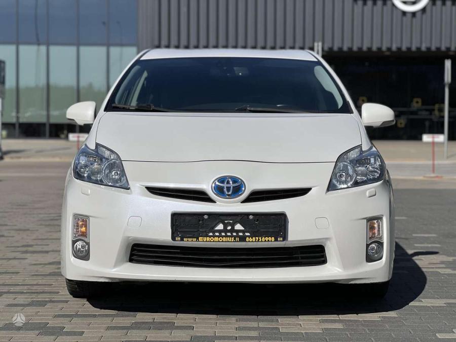 Balts Toyota Prius 2009 Šauļi, ar dzinēja tilpumu 1.80 L un nobraukumu 285 tūkst. km par 6300 €, foto 4 vietnē AUTOMOTO.COM.LV
