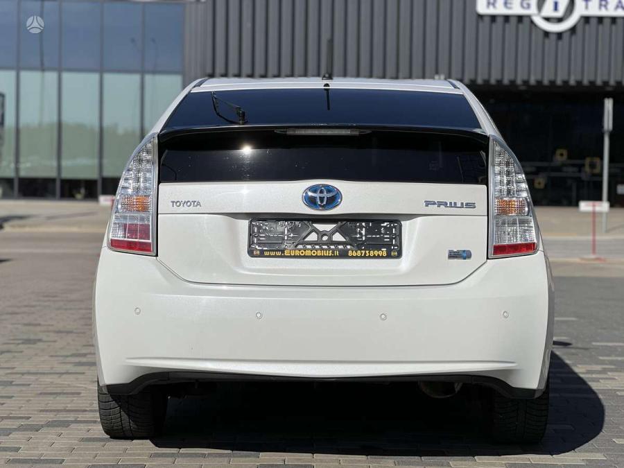Balts Toyota Prius 2009 Šauļi, ar dzinēja tilpumu 1.80 L un nobraukumu 285 tūkst. km par 6300 €, foto 7 vietnē AUTOMOTO.COM.LV