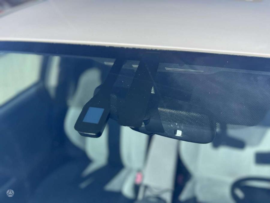 Balts Toyota Prius 2009 Šauļi, ar dzinēja tilpumu 1.80 L un nobraukumu 285 tūkst. km par 6300 €, foto 12 vietnē AUTOMOTO.COM.LV