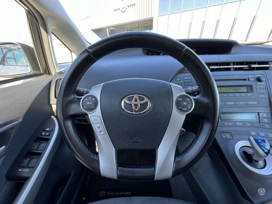 Balts Toyota Prius 2009 Šauļi, ar dzinēja tilpumu 1.80 L un nobraukumu 285 tūkst. km par 6300 €, foto 14 vietnē AUTOMOTO.COM.LV