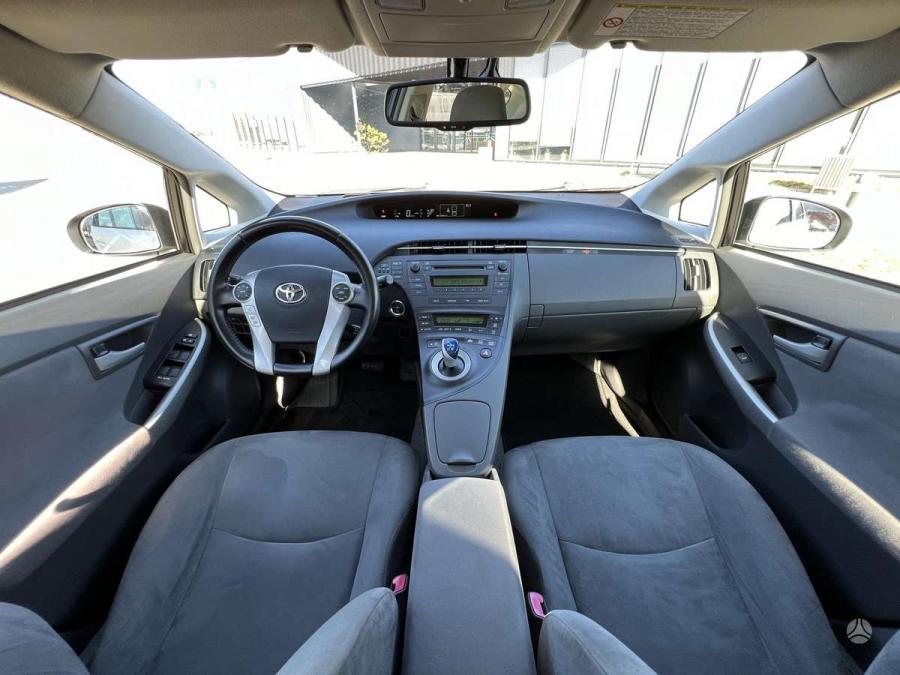 Balts Toyota Prius 2009 Šauļi, ar dzinēja tilpumu 1.80 L un nobraukumu 285 tūkst. km par 6300 €, foto 15 vietnē AUTOMOTO.COM.LV