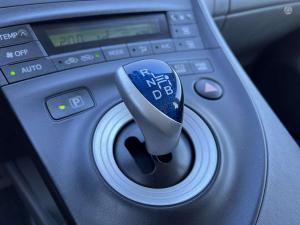 Balts Toyota Prius 2009 Šauļi, ar dzinēja tilpumu 1.80 L un nobraukumu 285 tūkst. km par 6300 €, foto 17 vietnē AUTOMOTO.COM.LV