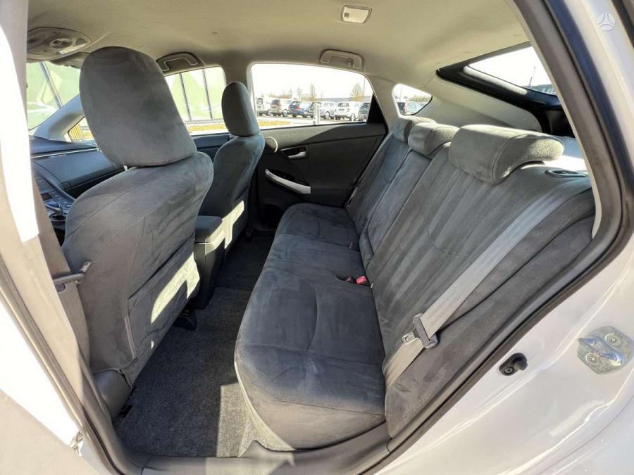 Balts Toyota Prius 2009 Šauļi, ar dzinēja tilpumu 1.80 L un nobraukumu 285 tūkst. km par 6300 €, foto 19 vietnē AUTOMOTO.COM.LV