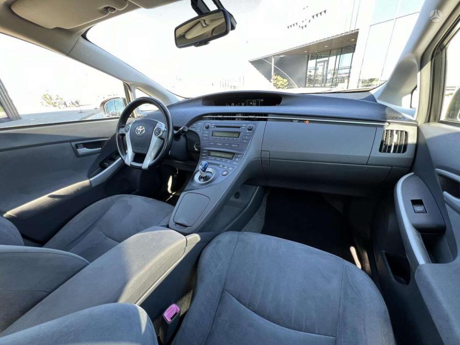 Balts Toyota Prius 2009 Šauļi, ar dzinēja tilpumu 1.80 L un nobraukumu 285 tūkst. km par 6300 €, foto 22 vietnē AUTOMOTO.COM.LV