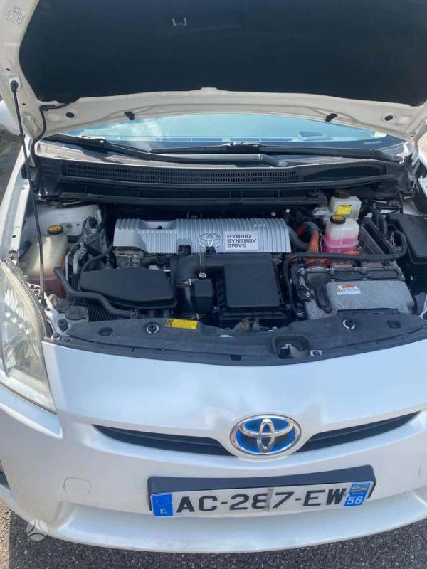 Balts Toyota Prius 2009 Panevēža, ar dzinēja tilpumu 1.80 L un nobraukumu 300 tūkst. km par 5800 €, foto 5 vietnē AUTOMOTO.COM.LV