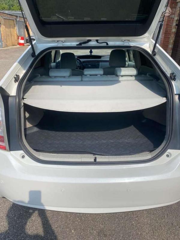 Balts Toyota Prius 2009 Panevēža, ar dzinēja tilpumu 1.80 L un nobraukumu 300 tūkst. km par 5800 €, foto 9 vietnē AUTOMOTO.COM.LV