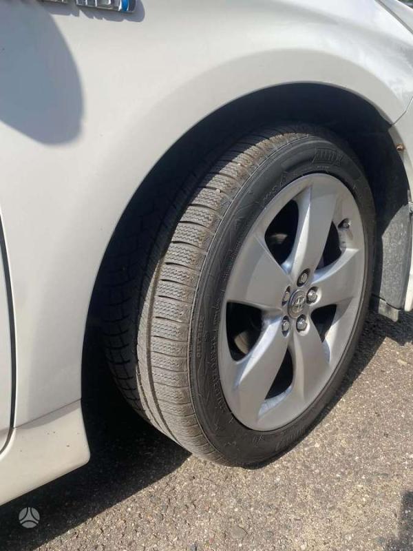 Balts Toyota Prius 2009 Panevēža, ar dzinēja tilpumu 1.80 L un nobraukumu 300 tūkst. km par 5800 €, foto 10 vietnē AUTOMOTO.COM.LV