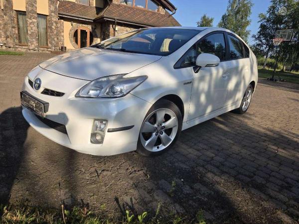 Balts Toyota Prius 2009 Viļņa, ar dzinēja tilpumu 1.80 L un nobraukumu 251 tūkst. km par 4800 €, foto 1 vietnē AUTOMOTO.COM.LV