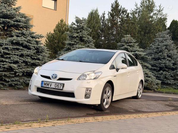 Белый Тойота Приус 2009 в Каунас, объемом двигателя 1.80 л и пробегом 398 тыс. км за 6300 €, фото 1 на AUTOMOTO.COM.LV