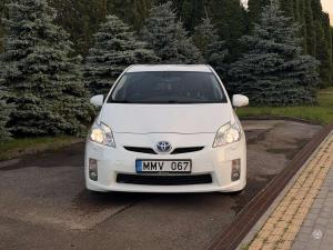 White Toyota Prius 2009 in Kaunas, with an engine capacity of 1.80 L and mileage of 398 thousand km for 6300 €, photo 5 on AUTOMOTO.COM.LV