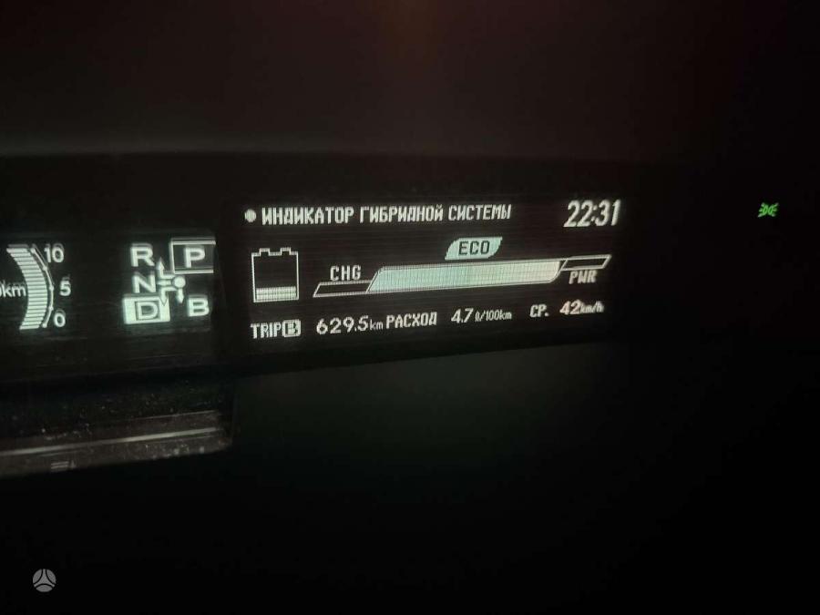 White Toyota Prius 2009 in Kaunas, with an engine capacity of 1.80 L and mileage of 398 thousand km for 6300 €, photo 11 on AUTOMOTO.COM.LV
