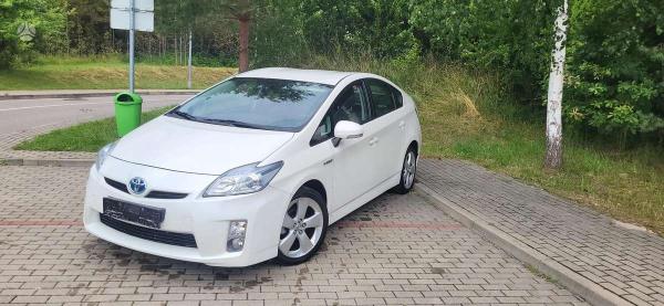 Balts Toyota Prius 2009 Ignalina, ar dzinēja tilpumu 0.00 L un nobraukumu 239 tūkst. km par 6600 €, foto 2 vietnē AUTOMOTO.COM.LV