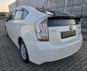 Balts Toyota Prius 2009 Panevēža, ar dzinēja tilpumu 1.80 L un nobraukumu 338 tūkst. km par 5599 €, foto 4 vietnē AUTOMOTO.COM.LV