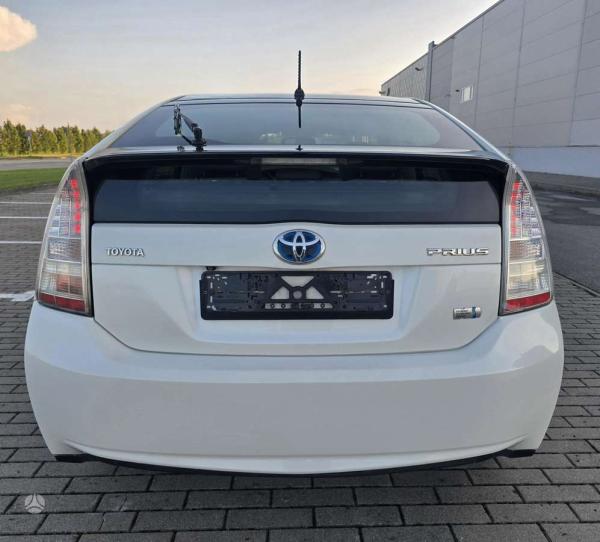 Balts Toyota Prius 2009 Panevēža, ar dzinēja tilpumu 1.80 L un nobraukumu 338 tūkst. km par 5599 €, foto 5 vietnē AUTOMOTO.COM.LV