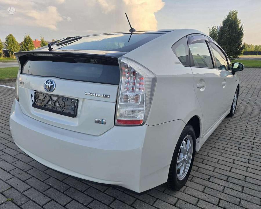Balts Toyota Prius 2009 Panevēža, ar dzinēja tilpumu 1.80 L un nobraukumu 338 tūkst. km par 5599 €, foto 6 vietnē AUTOMOTO.COM.LV