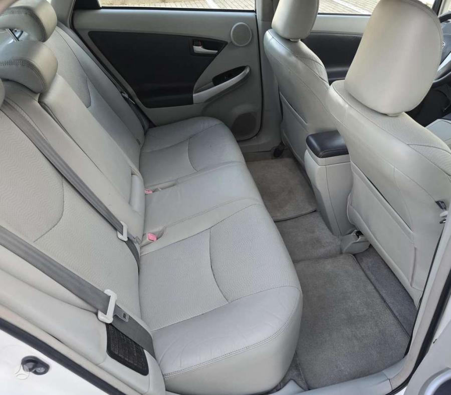 Balts Toyota Prius 2009 Panevēža, ar dzinēja tilpumu 1.80 L un nobraukumu 338 tūkst. km par 5599 €, foto 13 vietnē AUTOMOTO.COM.LV