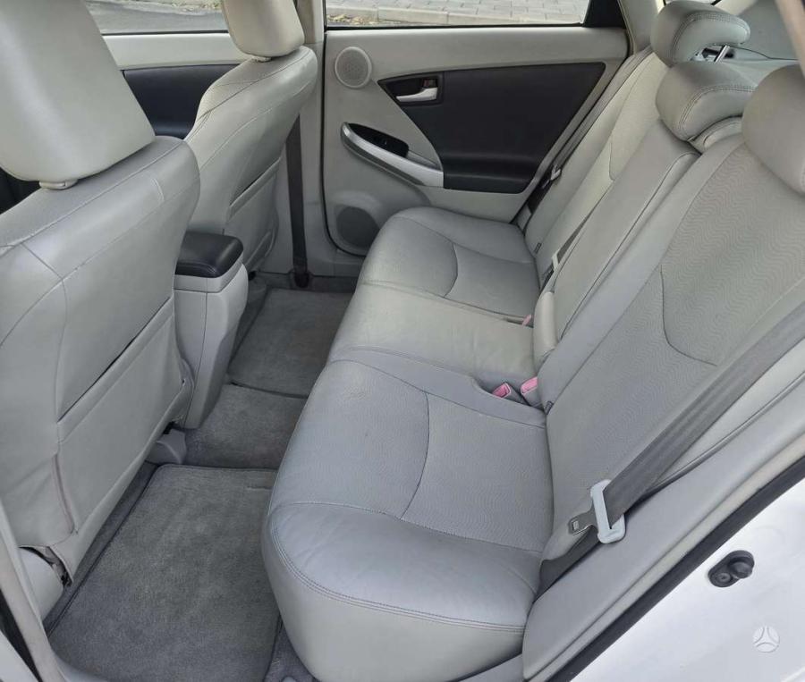 Balts Toyota Prius 2009 Panevēža, ar dzinēja tilpumu 1.80 L un nobraukumu 338 tūkst. km par 5599 €, foto 15 vietnē AUTOMOTO.COM.LV