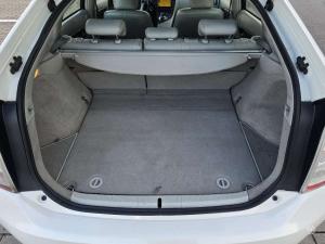 Balts Toyota Prius 2009 Panevēža, ar dzinēja tilpumu 1.80 L un nobraukumu 338 tūkst. km par 5599 €, foto 29 vietnē AUTOMOTO.COM.LV