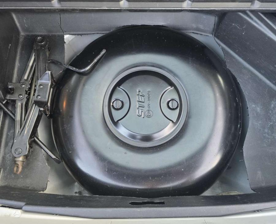 Balts Toyota Prius 2009 Panevēža, ar dzinēja tilpumu 1.80 L un nobraukumu 338 tūkst. km par 5599 €, foto 30 vietnē AUTOMOTO.COM.LV