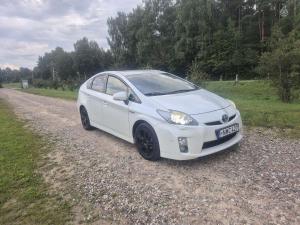 Balts Toyota Prius 2009 Viļņa, ar dzinēja tilpumu 1.80 L un nobraukumu 255 tūkst. km par 6000 €, foto 3 vietnē AUTOMOTO.COM.LV
