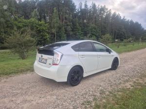 Balts Toyota Prius 2009 Viļņa, ar dzinēja tilpumu 1.80 L un nobraukumu 255 tūkst. km par 6000 €, foto 5 vietnē AUTOMOTO.COM.LV