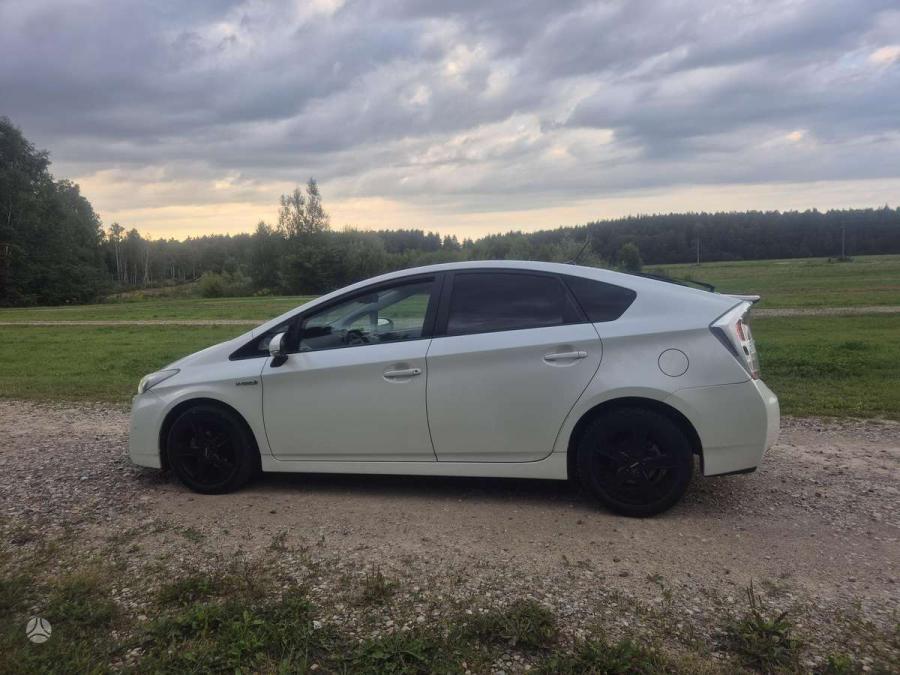Balts Toyota Prius 2009 Viļņa, ar dzinēja tilpumu 1.80 L un nobraukumu 255 tūkst. km par 6000 €, foto 7 vietnē AUTOMOTO.COM.LV