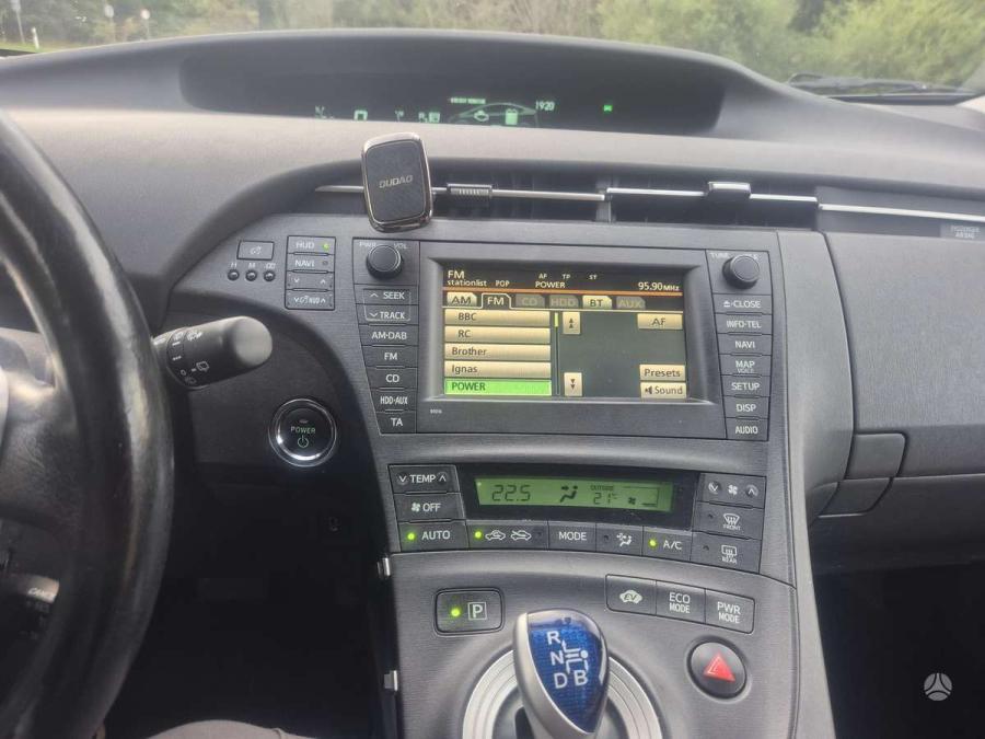 Balts Toyota Prius 2009 Viļņa, ar dzinēja tilpumu 1.80 L un nobraukumu 255 tūkst. km par 6000 €, foto 12 vietnē AUTOMOTO.COM.LV