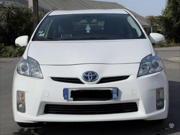 Balts Toyota Prius 2009 Tauragė, ar dzinēja tilpumu 1.80 L un nobraukumu 240 tūkst. km par 5500 €, foto 1 vietnē AUTOMOTO.COM.LV