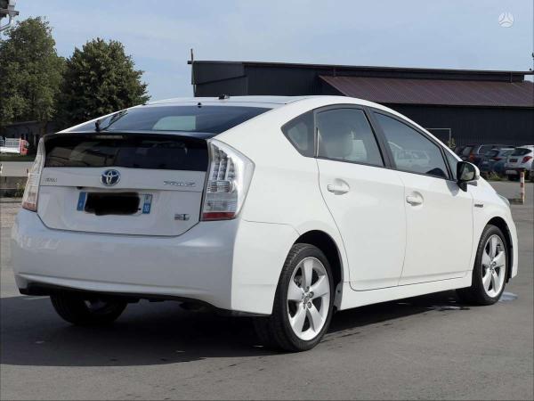Balts Toyota Prius 2009 Tauragė, ar dzinēja tilpumu 1.80 L un nobraukumu 240 tūkst. km par 5500 €, foto 5 vietnē AUTOMOTO.COM.LV