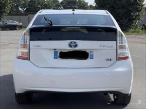 White Toyota Prius 2009 in Taurage, with an engine capacity of 1.80 L and mileage of 240 thousand km for 5500 €, photo 8 on AUTOMOTO.COM.LV