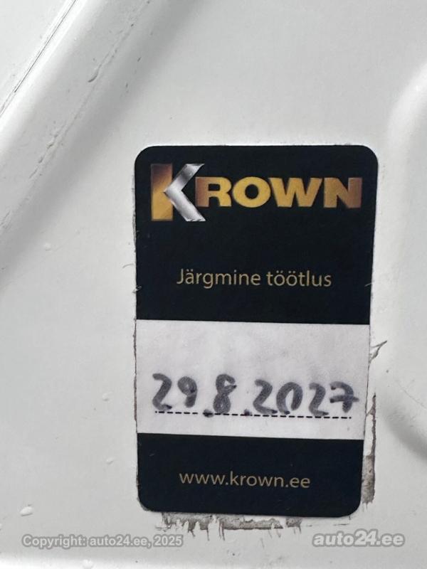 Белый Тойота Приус 2010 в Таллин, объемом двигателя 1.80 л и пробегом 311 тыс. км за 7250 €, фото 11 на AUTOMOTO.COM.LV