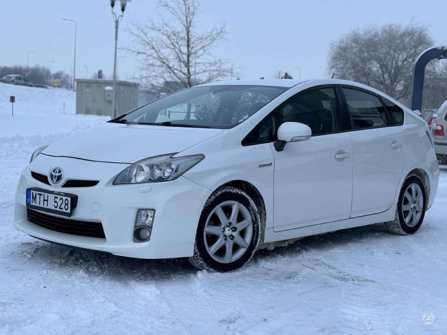 Balts Toyota Prius 2010 Ukmergė, ar dzinēja tilpumu 1.80 L un nobraukumu 407 tūkst. km par 3900 €, foto 2 vietnē AUTOMOTO.COM.LV
