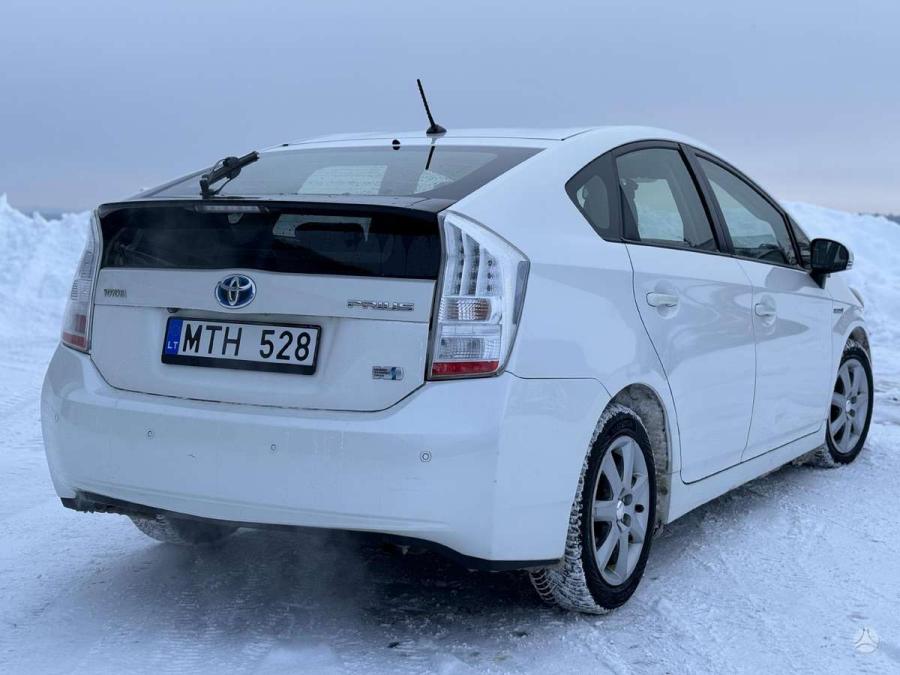 Balts Toyota Prius 2010 Ukmergė, ar dzinēja tilpumu 1.80 L un nobraukumu 407 tūkst. km par 3900 €, foto 7 vietnē AUTOMOTO.COM.LV