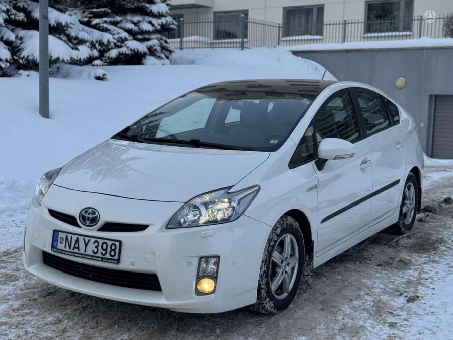 Balts Toyota Prius 2010 Viļņa, ar dzinēja tilpumu 1.80 L un nobraukumu 193 tūkst. km par 8200 €, foto 3 vietnē AUTOMOTO.COM.LV
