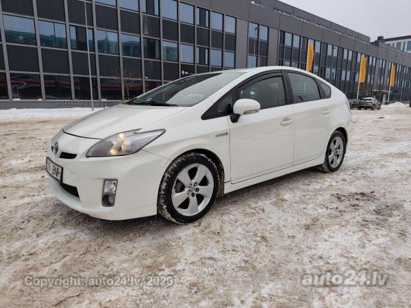 Balts Toyota Prius 2010 Tallina, ar dzinēja tilpumu 1.80 L un nobraukumu 400 tūkst. km par 5999 €, foto 2 vietnē AUTOMOTO.COM.LV
